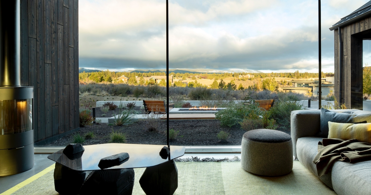 The Octothorpe House by Mork-Ulnes Architects is Abstract in Conception ...